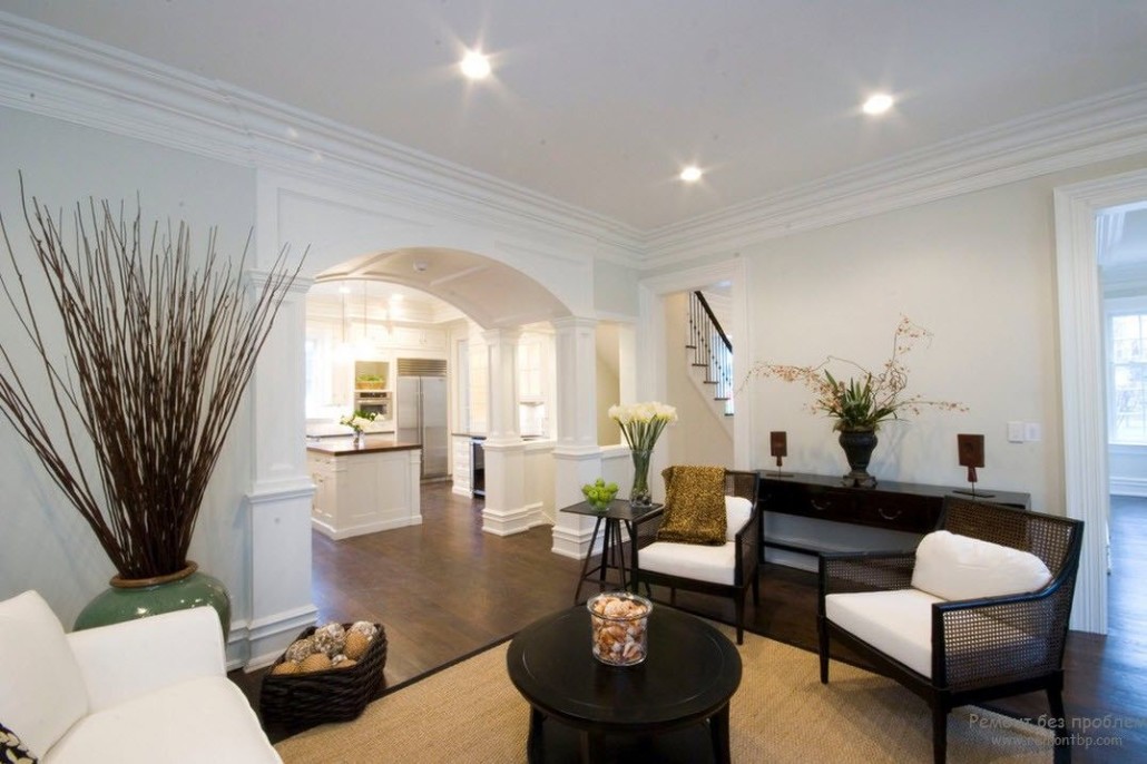 Вазы в интерьере квартиры: 40 лучших идей настенных и напольных ваз